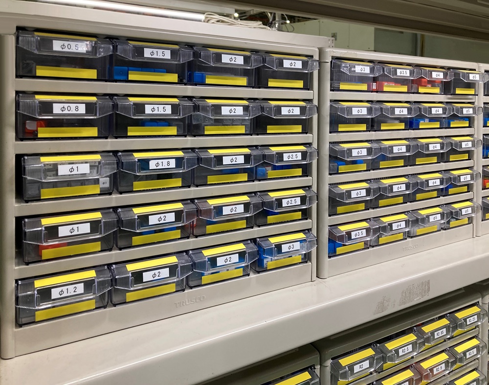 「MISUMI floow」精密機器・油空圧機器メーカーのコスメックエンジニアリング、 「MISUMI floow」を導入 | 株式会社ミスミグループ本社